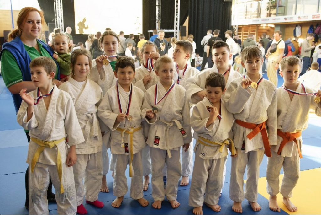 Judo: Mladí malackí judisti a judistky získali v Pezinku 10 medailí