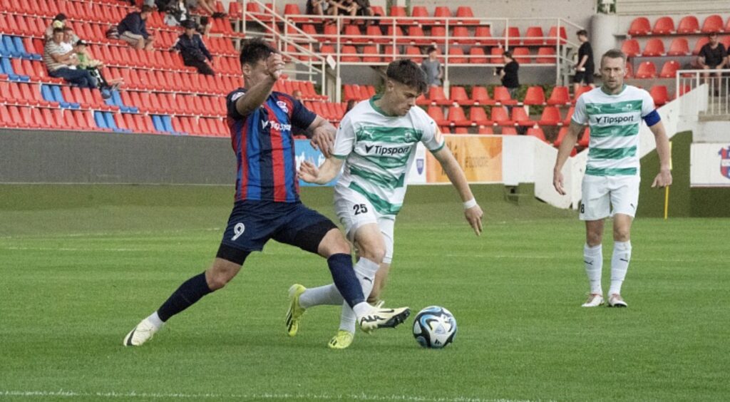 Na D2 za Kútmi v smere do Bratislavy bude tento týždeň prejazdný len ...